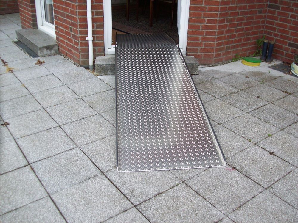 Rollstuhlrampen und Rampensysteme - Leistungen - Ihr Anbieter für ...